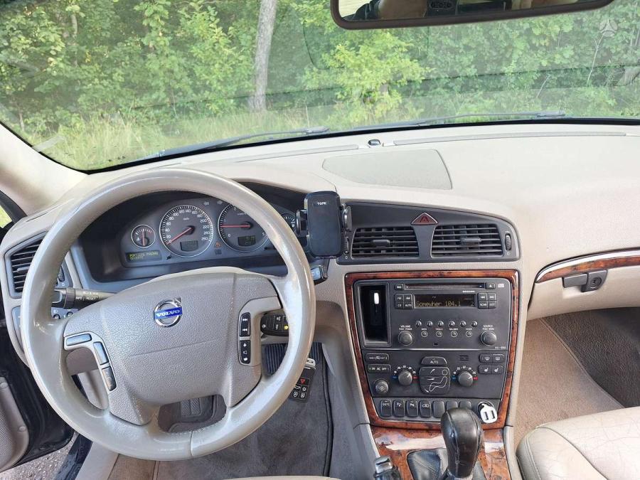 Zils Volvo V70 2005 Klaipėda, ar dzinēja tilpumu 2.40 L un nobraukumu 397 tūkst. km par 1555 €, foto 19 vietnē AUTOMOTO.COM.LV