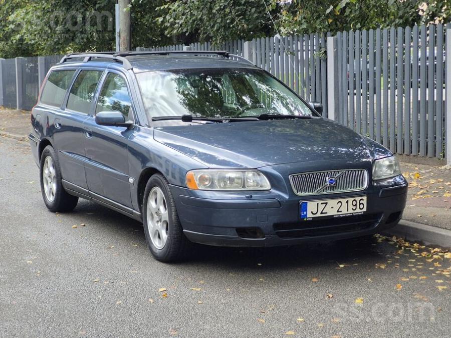 Zils Volvo V70 2005 Rīga, ar dzinēja tilpumu 2.40 L un nobraukumu 0 tūkst. km par 1300 €, foto 1 vietnē AUTOMOTO.COM.LV