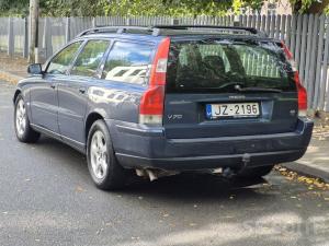Zils Volvo V70 2005 Rīga, ar dzinēja tilpumu 2.40 L un nobraukumu 0 tūkst. km par 1300 €, foto 4 vietnē AUTOMOTO.COM.LV