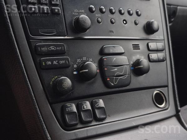 Blue Volvo V70 2005 in Riga, with an engine capacity of 2.40 L and mileage of 0 thousand km for 1300 €, photo 10 on AUTOMOTO.COM.LV