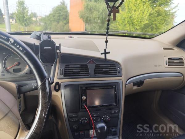 Zils Volvo V70 2005 Valka, ar dzinēja tilpumu 2.40 L un nobraukumu 340 tūkst. km par 1850 €, foto 5 vietnē AUTOMOTO.COM.LV