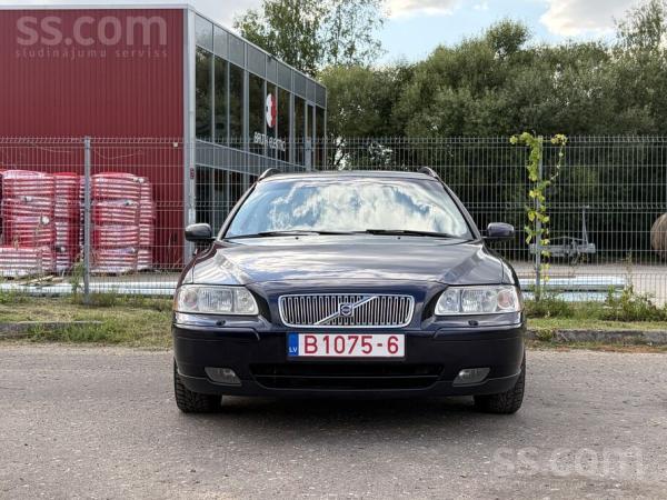 Синий Вольво В70 2005 в Елгава, объемом двигателя 2.40 л и пробегом 386 тыс. км за 2800 €, фото 4 на AUTOMOTO.COM.LV