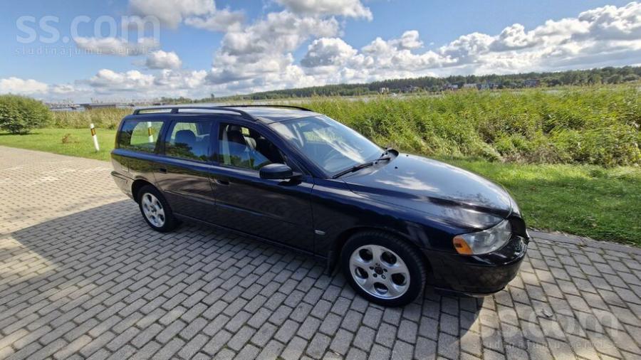 Blue Volvo V70 2005 in Jurmala, with an engine capacity of 2.40 L and mileage of 439 thousand km for 2200 €, photo 1 on AUTOMOTO.COM.LV