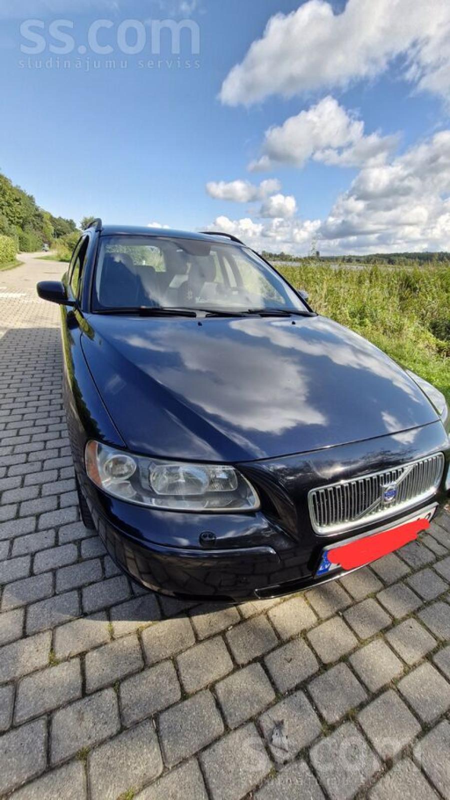 Blue Volvo V70 2005 in Jurmala, with an engine capacity of 2.40 L and mileage of 439 thousand km for 2200 €, photo 3 on AUTOMOTO.COM.LV