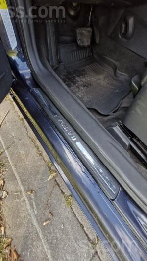 Blue Volvo V70 2005 in Jurmala, with an engine capacity of 2.40 L and mileage of 439 thousand km for 2200 €, photo 12 on AUTOMOTO.COM.LV