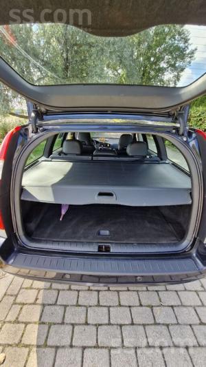 Blue Volvo V70 2005 in Jurmala, with an engine capacity of 2.40 L and mileage of 439 thousand km for 2200 €, photo 13 on AUTOMOTO.COM.LV