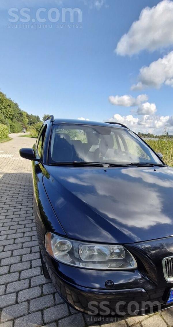 Zils Volvo V70 2005 Jūrmala, ar dzinēja tilpumu 2.40 L un nobraukumu 439 tūkst. km par 2200 €, foto 3 vietnē AUTOMOTO.COM.LV