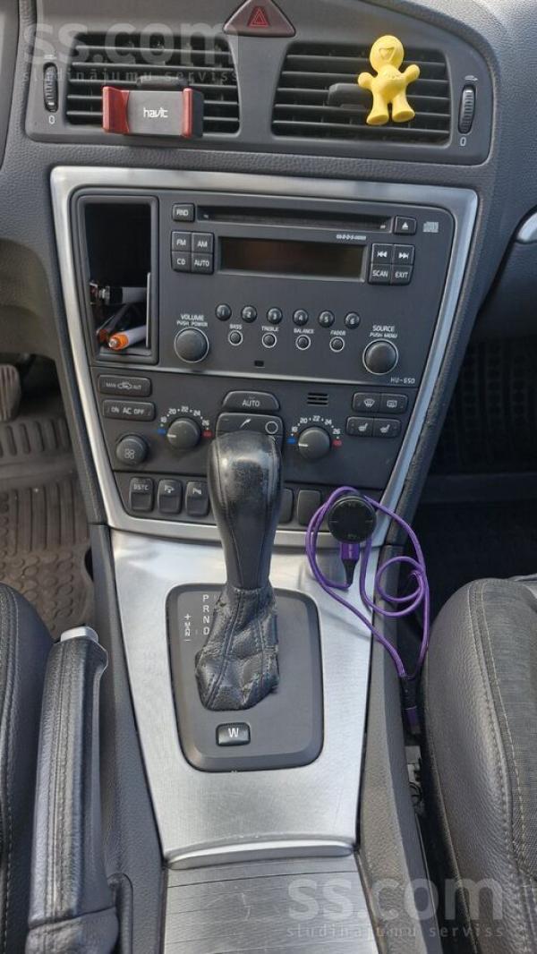Zils Volvo V70 2005 Jūrmala, ar dzinēja tilpumu 2.40 L un nobraukumu 439 tūkst. km par 2200 €, foto 10 vietnē AUTOMOTO.COM.LV