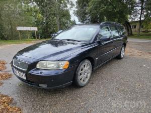 Zils Volvo V70 2005 Cēsis, ar dzinēja tilpumu 2.40 L un nobraukumu 578 tūkst. km par 1700 €, foto  vietnē AUTOMOTO.COM.LV