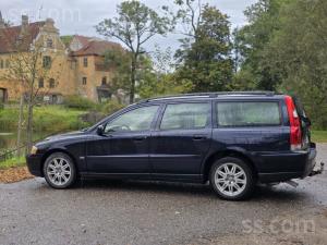 Blue Volvo V70 2005 in Cesis, with an engine capacity of 2.40 L and mileage of 578 thousand km for 1700 €, photo 5 on AUTOMOTO.COM.LV