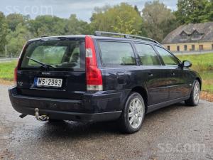 Blue Volvo V70 2005 in Cesis, with an engine capacity of 2.40 L and mileage of 578 thousand km for 1700 €, photo 7 on AUTOMOTO.COM.LV