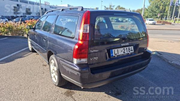 Zils Volvo V70 2005 Rīga, ar dzinēja tilpumu 2.40 L un nobraukumu 267 tūkst. km par 1400 €, foto 4 vietnē AUTOMOTO.COM.LV