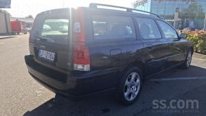 Zils Volvo V70 2005 Rīga, ar dzinēja tilpumu 2.40 L un nobraukumu 267 tūkst. km par 1400 €, foto 6 vietnē AUTOMOTO.COM.LV