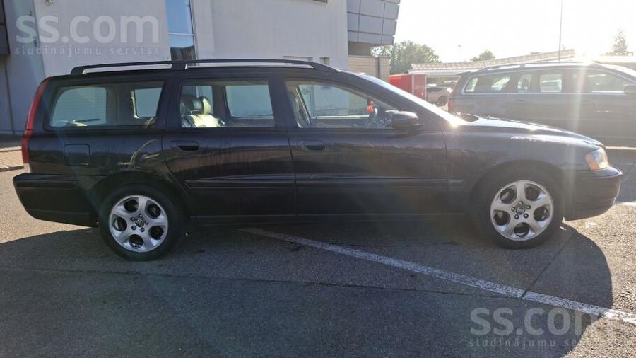 Zils Volvo V70 2005 Rīga, ar dzinēja tilpumu 2.40 L un nobraukumu 267 tūkst. km par 1400 €, foto 7 vietnē AUTOMOTO.COM.LV