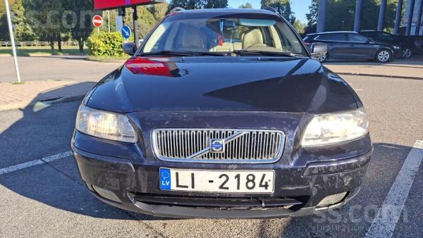Zils Volvo V70 2005 Rīga, ar dzinēja tilpumu 2.40 L un nobraukumu 267 tūkst. km par 1400 €, foto 8 vietnē AUTOMOTO.COM.LV