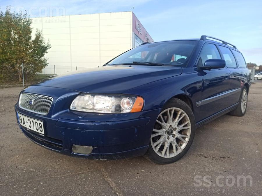 Blue Volvo V70 2005 in Daugavpils, with an engine capacity of 2.40 L and mileage of 0 thousand km for 1700 €, photo 1 on AUTOMOTO.COM.LV