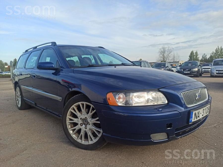 Blue Volvo V70 2005 in Daugavpils, with an engine capacity of 2.40 L and mileage of 0 thousand km for 1700 €, photo 3 on AUTOMOTO.COM.LV