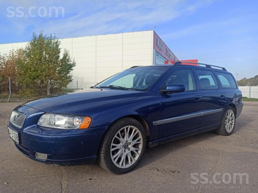 Blue Volvo V70 2005 in Daugavpils, with an engine capacity of 2.40 L and mileage of 0 thousand km for 1700 €, photo 5 on AUTOMOTO.COM.LV