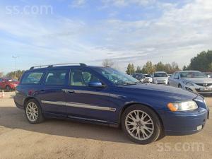 Blue Volvo V70 2005 in Daugavpils, with an engine capacity of 2.40 L and mileage of 0 thousand km for 1700 €, photo 6 on AUTOMOTO.COM.LV