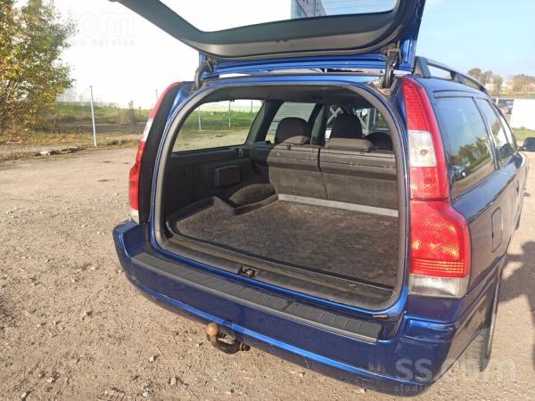 Blue Volvo V70 2005 in Daugavpils, with an engine capacity of 2.40 L and mileage of 0 thousand km for 1700 €, photo 9 on AUTOMOTO.COM.LV