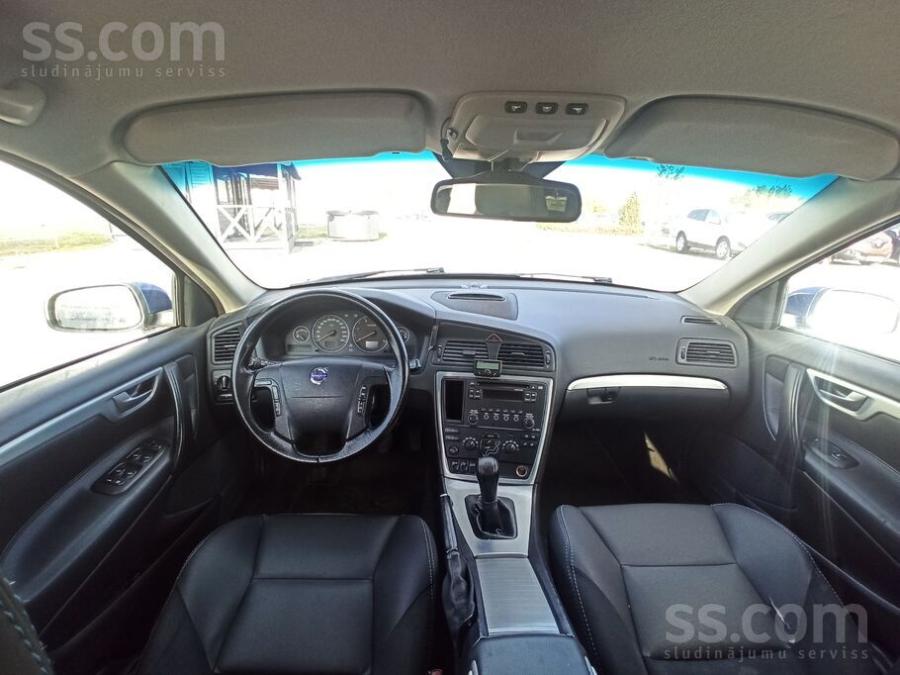 Blue Volvo V70 2005 in Daugavpils, with an engine capacity of 2.40 L and mileage of 0 thousand km for 1700 €, photo 13 on AUTOMOTO.COM.LV