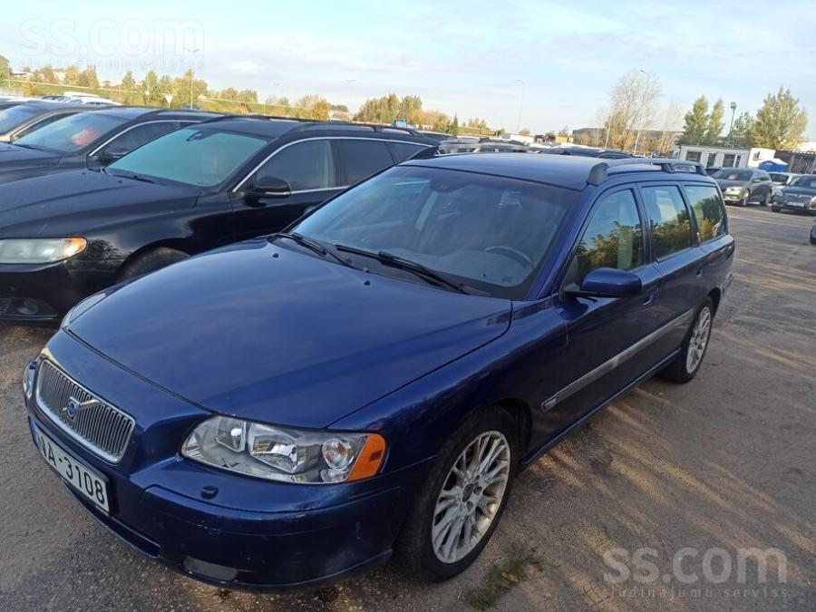 Blue Volvo V70 2005 in Daugavpils, with an engine capacity of 2.40 L and mileage of 0 thousand km for 1700 €, photo 26 on AUTOMOTO.COM.LV