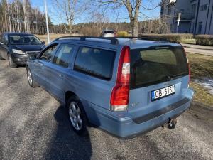 Zils Volvo V70 2006 Rīga, ar dzinēja tilpumu 2.40 L un nobraukumu 326 tūkst. km par 550 €, foto 2 vietnē AUTOMOTO.COM.LV