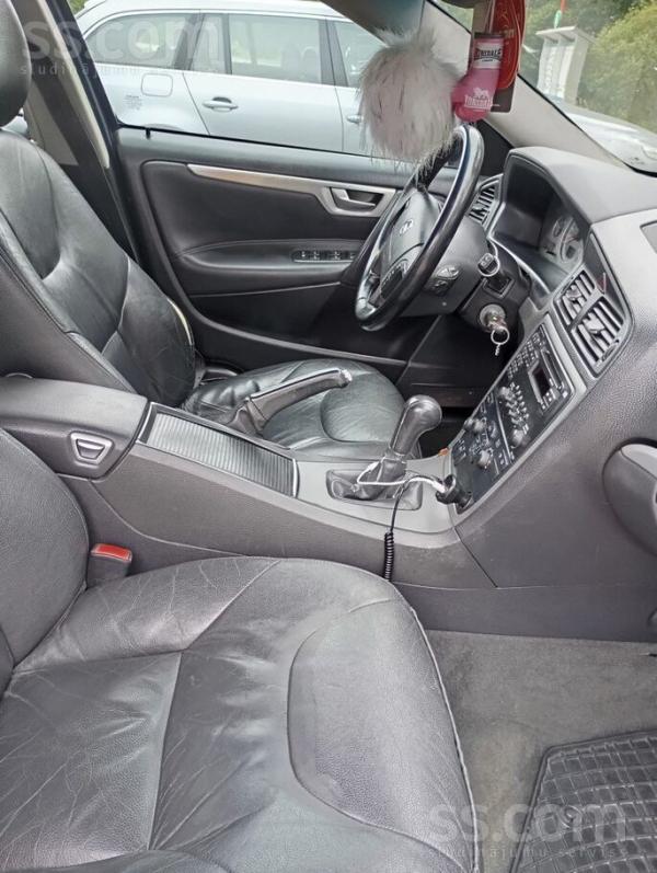Zils Volvo V70 2006 Jēkabpils, ar dzinēja tilpumu 2.40 L un nobraukumu 421 tūkst. km par 2500 €, foto 3 vietnē AUTOMOTO.COM.LV