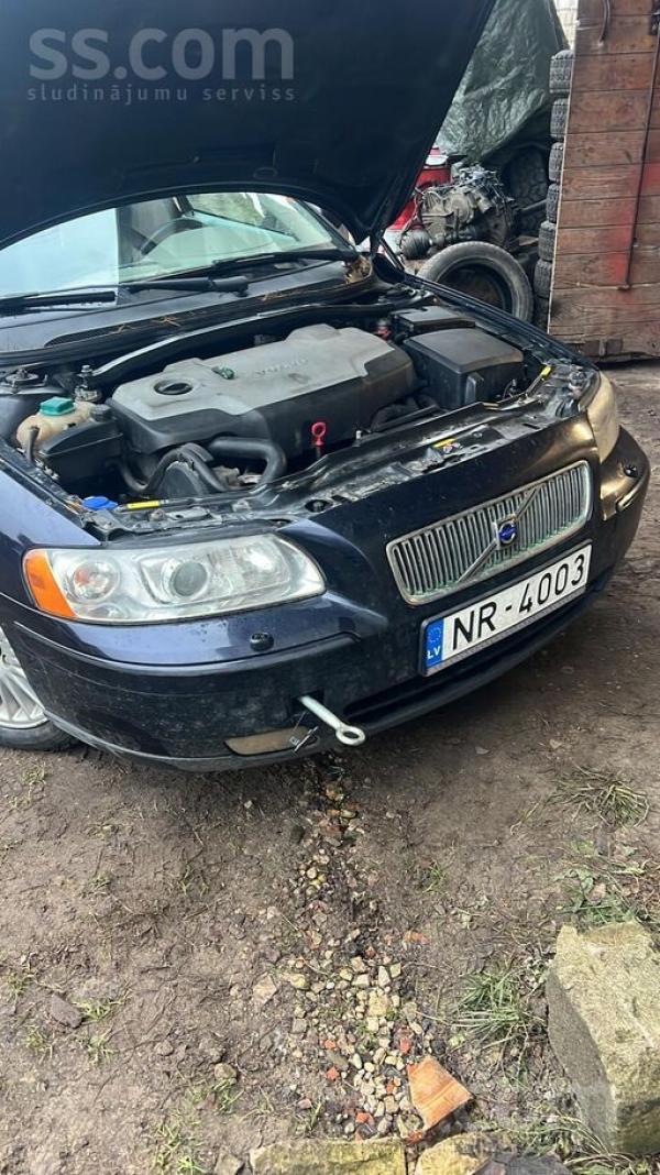 Zils Volvo V70 2006 Jēkabpils, ar dzinēja tilpumu 2.40 L un nobraukumu 433 tūkst. km par 1800 €, foto 3 vietnē AUTOMOTO.COM.LV