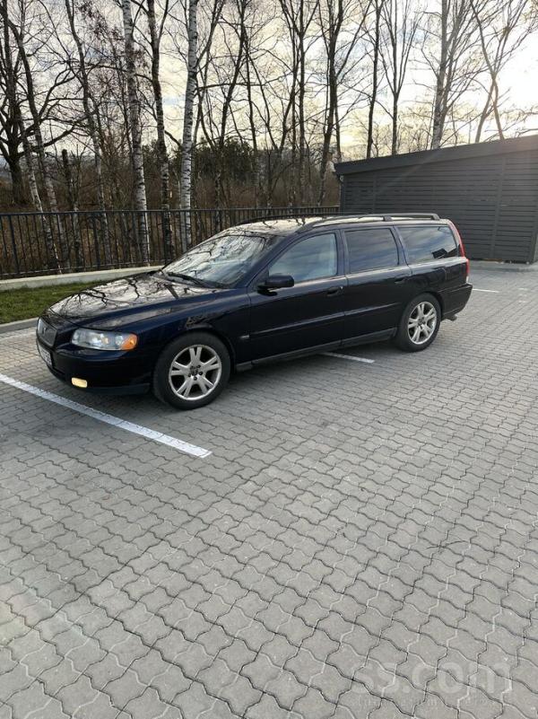 Zils Volvo V70 2006 Rīga, ar dzinēja tilpumu 2.40 L un nobraukumu 343 tūkst. km par 2500 €, foto 1 vietnē AUTOMOTO.COM.LV