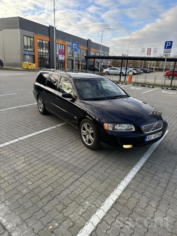 Zils Volvo V70 2006 Rīga, ar dzinēja tilpumu 2.40 L un nobraukumu 343 tūkst. km par 2500 €, foto 3 vietnē AUTOMOTO.COM.LV