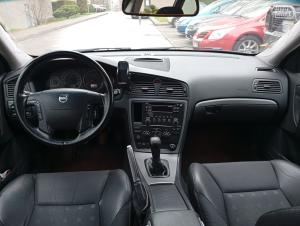 Zils Volvo V70 2006 Viļņa, ar dzinēja tilpumu 2.40 L un nobraukumu 311 tūkst. km par 1300 €, foto 6 vietnē AUTOMOTO.COM.LV
