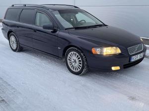 Zils Volvo V70 2006 Šauļi, ar dzinēja tilpumu 2.40 L un nobraukumu 410 tūkst. km par 2500 €, foto 2 vietnē AUTOMOTO.COM.LV