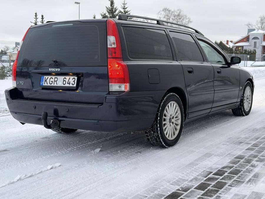 Zils Volvo V70 2006 Šauļi, ar dzinēja tilpumu 2.40 L un nobraukumu 410 tūkst. km par 2500 €, foto 6 vietnē AUTOMOTO.COM.LV