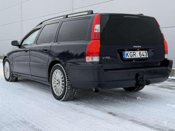 Blue Volvo V70 2006 in Siauliai, with an engine capacity of 2.40 L and mileage of 410 thousand km for 2500 €, photo 10 on AUTOMOTO.COM.LV