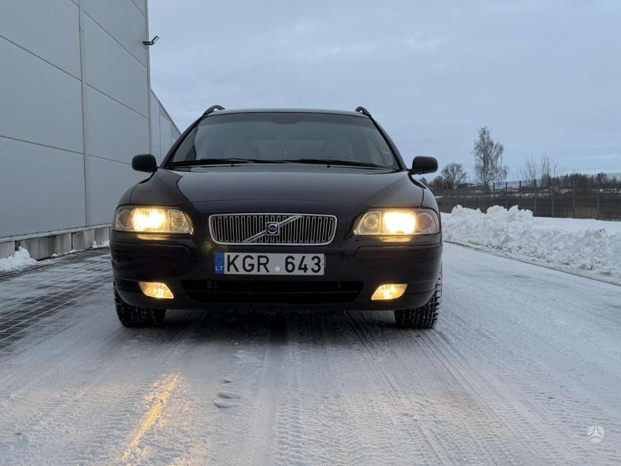 Zils Volvo V70 2006 Šauļi, ar dzinēja tilpumu 2.40 L un nobraukumu 410 tūkst. km par 2500 €, foto 11 vietnē AUTOMOTO.COM.LV