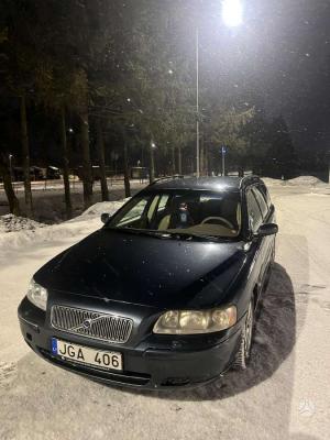 Zils Volvo V70 2006 Viļņa, ar dzinēja tilpumu 2.40 L un nobraukumu 390 tūkst. km par 1600 €, foto 2 vietnē AUTOMOTO.COM.LV