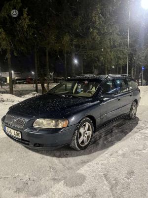 Zils Volvo V70 2006 Viļņa, ar dzinēja tilpumu 2.40 L un nobraukumu 390 tūkst. km par 1600 €, foto 3 vietnē AUTOMOTO.COM.LV