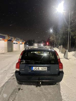 Zils Volvo V70 2006 Viļņa, ar dzinēja tilpumu 2.40 L un nobraukumu 390 tūkst. km par 1600 €, foto 6 vietnē AUTOMOTO.COM.LV