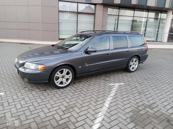 Blue Volvo V70 2006 in Siauliai, with an engine capacity of 2.40 L and mileage of 442 thousand km for 1600 €, photo 1 on AUTOMOTO.COM.LV