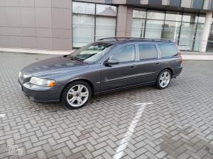 Zils Volvo V70 2006 Šauļi, ar dzinēja tilpumu 2.40 L un nobraukumu 442 tūkst. km par 1600 €, foto  vietnē AUTOMOTO.COM.LV
