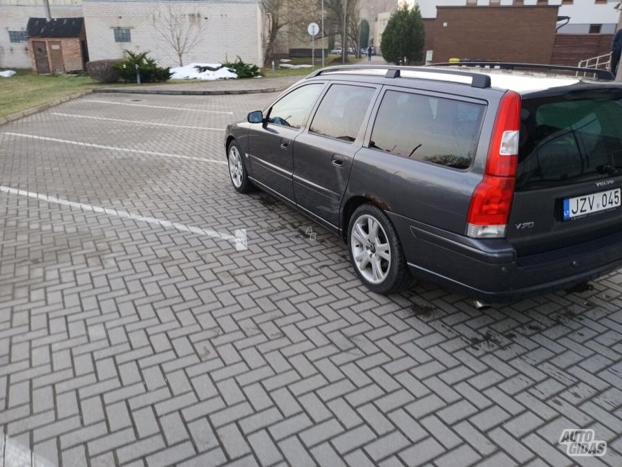 Zils Volvo V70 2006 Šauļi, ar dzinēja tilpumu 2.40 L un nobraukumu 442 tūkst. km par 1600 €, foto 5 vietnē AUTOMOTO.COM.LV