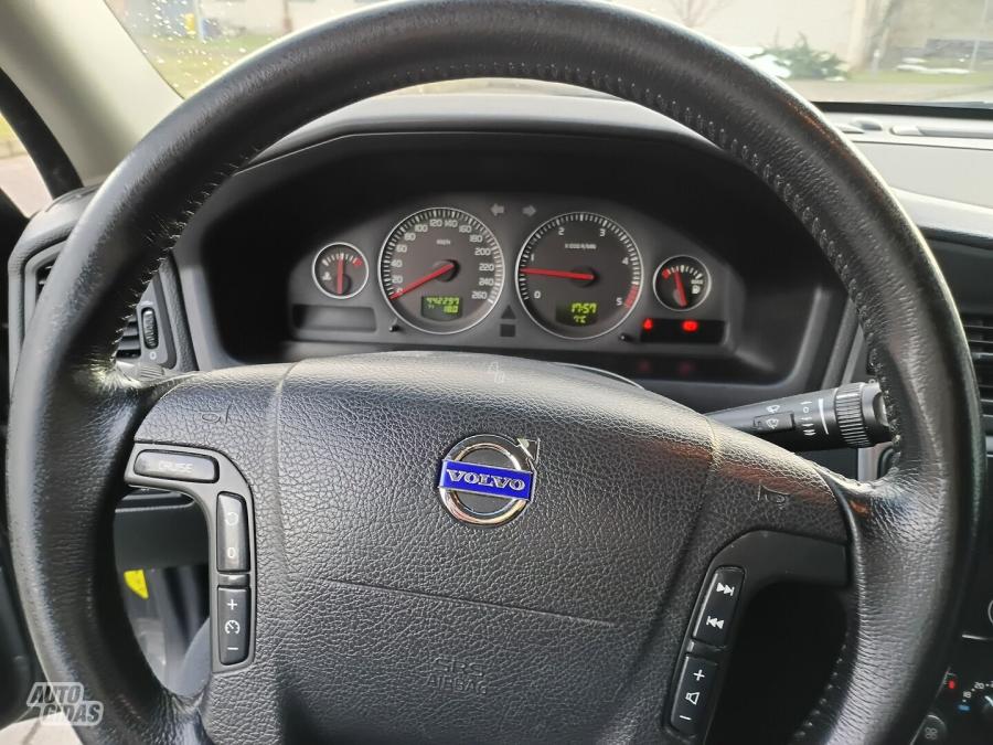 Zils Volvo V70 2006 Šauļi, ar dzinēja tilpumu 2.40 L un nobraukumu 442 tūkst. km par 1600 €, foto 7 vietnē AUTOMOTO.COM.LV