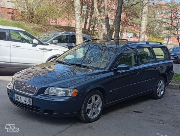 Zils Volvo V70 2006 Viļņa, ar dzinēja tilpumu 2.40 L un nobraukumu 401 tūkst. km par 1250 €, foto 2 vietnē AUTOMOTO.COM.LV