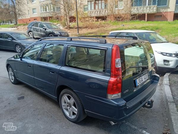 Zils Volvo V70 2006 Viļņa, ar dzinēja tilpumu 2.40 L un nobraukumu 401 tūkst. km par 1250 €, foto 3 vietnē AUTOMOTO.COM.LV