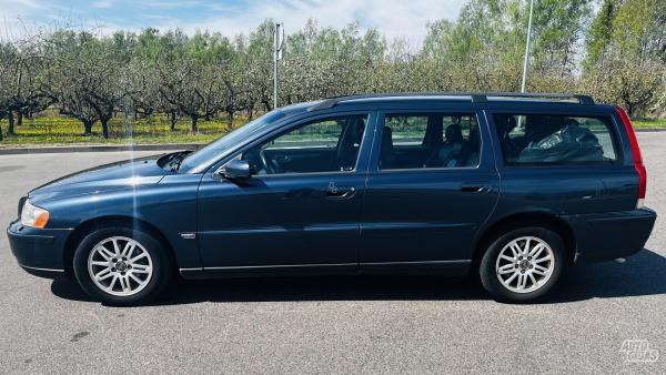 Zils Volvo V70 2006 Viļņa, ar dzinēja tilpumu 2.40 L un nobraukumu 372 tūkst. km par 2350 €, foto 2 vietnē AUTOMOTO.COM.LV