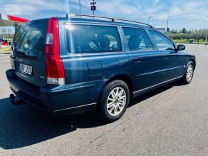 Blue Volvo V70 2006 in Vilnius, with an engine capacity of 2.40 L and mileage of 372 thousand km for 2350 €, photo 5 on AUTOMOTO.COM.LV