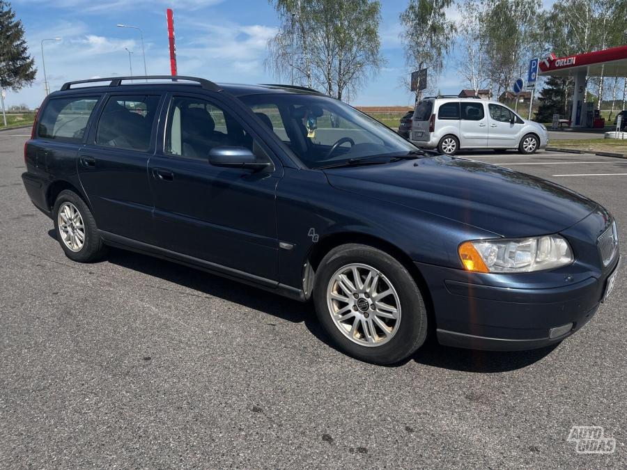 Blue Volvo V70 2006 in Vilnius, with an engine capacity of 2.40 L and mileage of 372 thousand km for 2350 €, photo 7 on AUTOMOTO.COM.LV