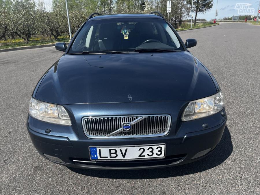 Blue Volvo V70 2006 in Vilnius, with an engine capacity of 2.40 L and mileage of 372 thousand km for 2350 €, photo 8 on AUTOMOTO.COM.LV