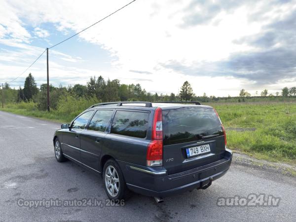 Синий Вольво В70 2006 в Таллин, объемом двигателя 2.40 л и пробегом 307 тыс. км за 3450 €, фото 5 на AUTOMOTO.COM.LV